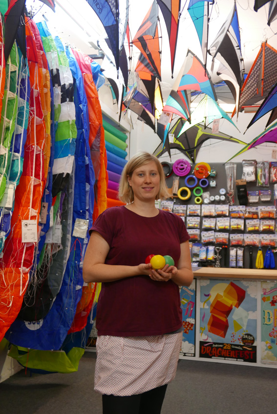 Lasst Farben fliegen! Berlins erster Drachenladen Flying Colors und ein ...
